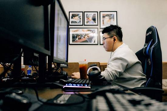 OMG、4AM、17、CL飞抵伦敦，网鱼网咖CN PUBG官方训练营登场_行业资讯-叶子猪资讯中心